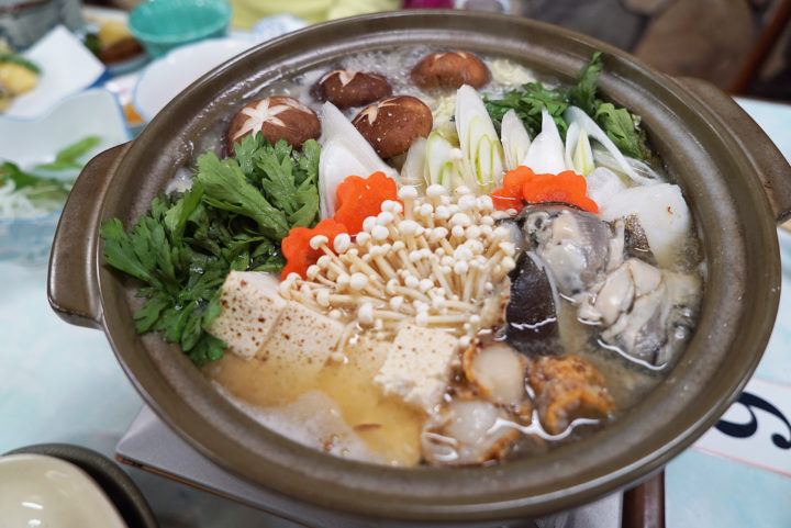 How to Enjoy Eating Japanese Nabe (Hot Pot Dish) with Your Friends ...