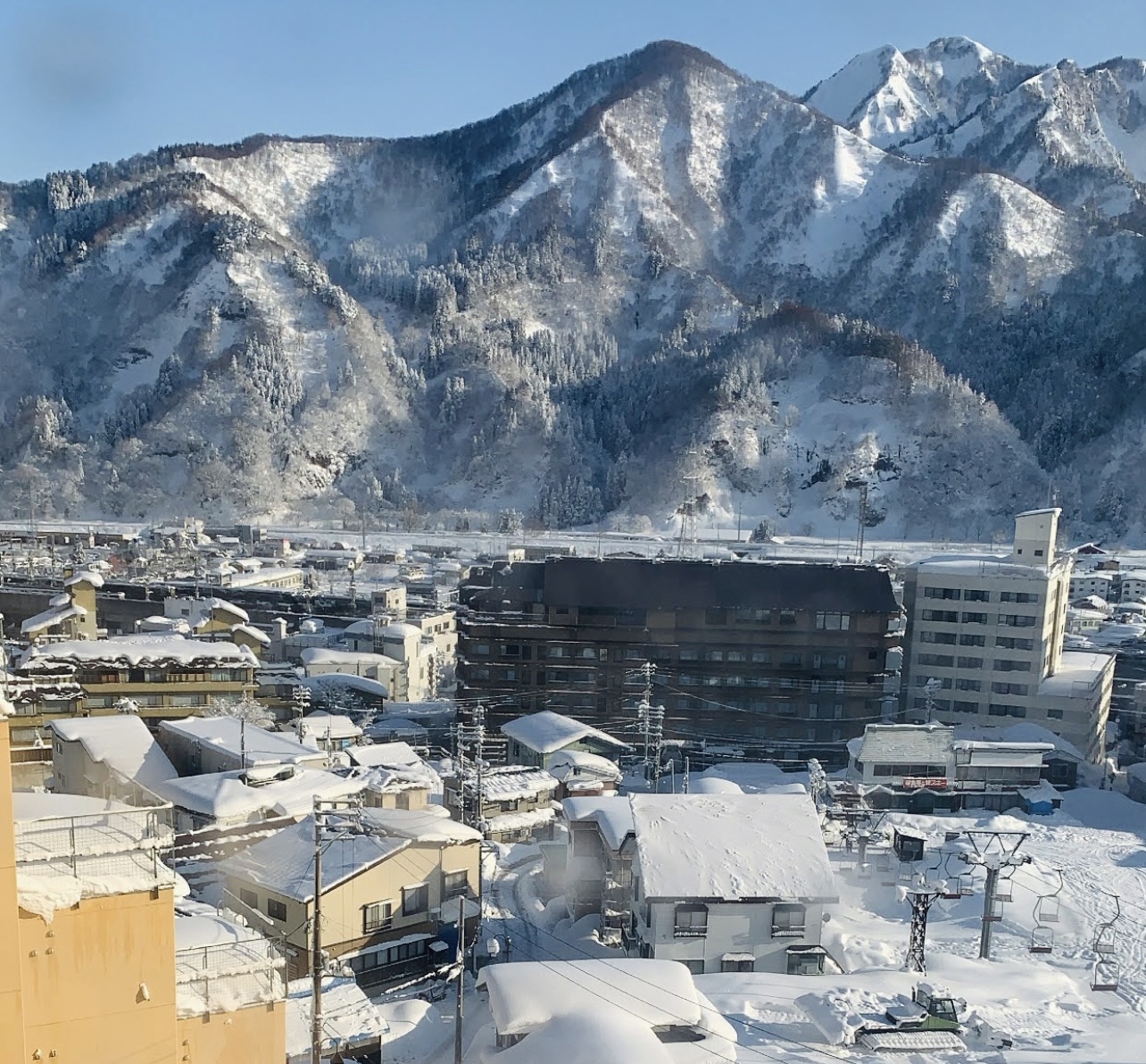Japan Ski Resorts: A Complete Guide to Skiing in Yuzawa, Niigata ...